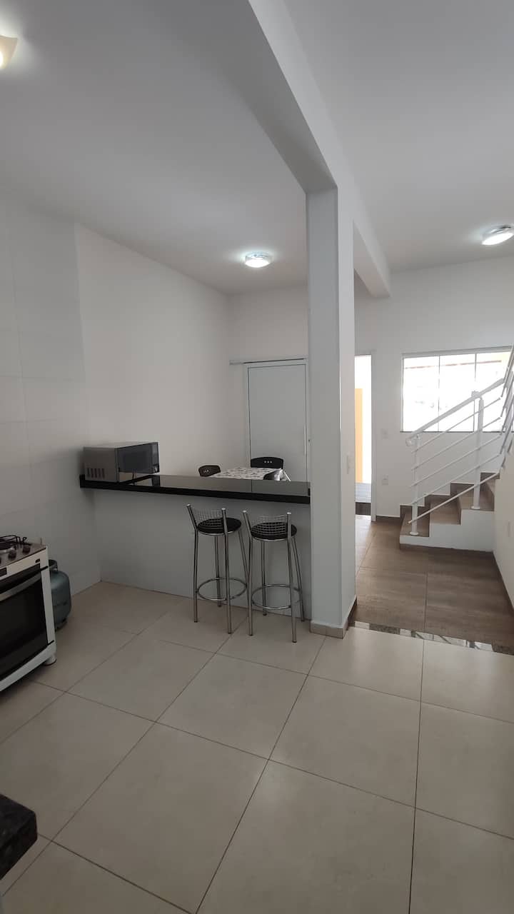 Sobrado Inteiro Central 2dorm/2banheiros - Botucatu