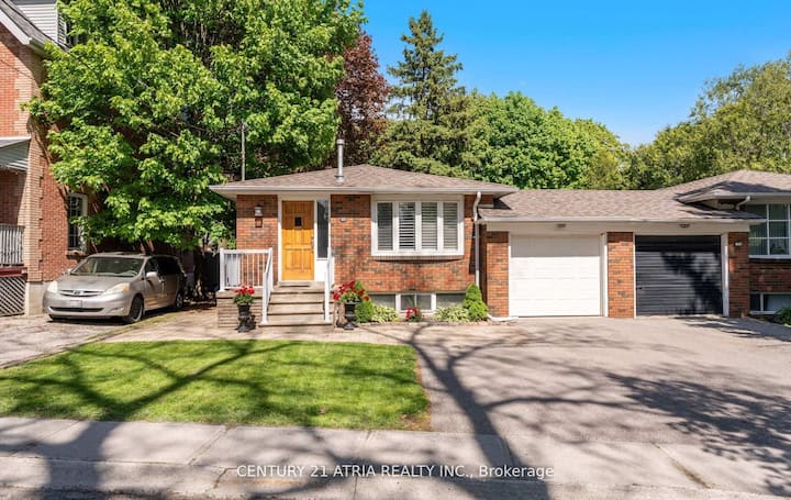 Wolfgang's Main Street Retreat - Markham