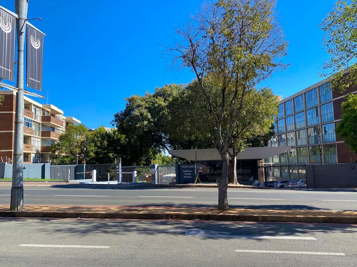 2-bedroom | Secure Estate | Prime Spot | Sandton - Afrique du Sud