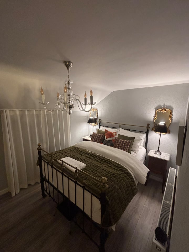 No.37 Offers Style & Comfort In The Heart Of Town. - Rosslare