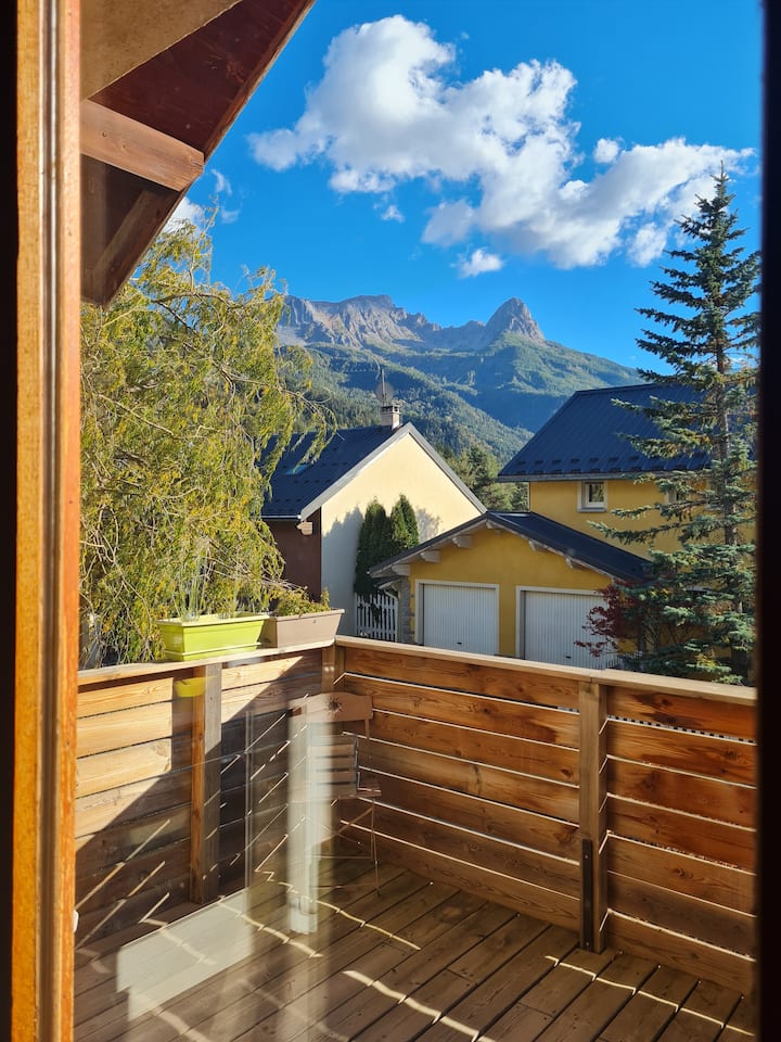 Vue Montagne Avec Jardin Et Terrasse ! - Barcelonnette