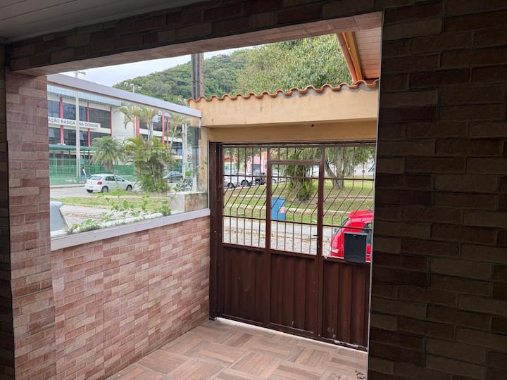 Casa Perto Dos Melhores Pontos Turísticos. - Laguna