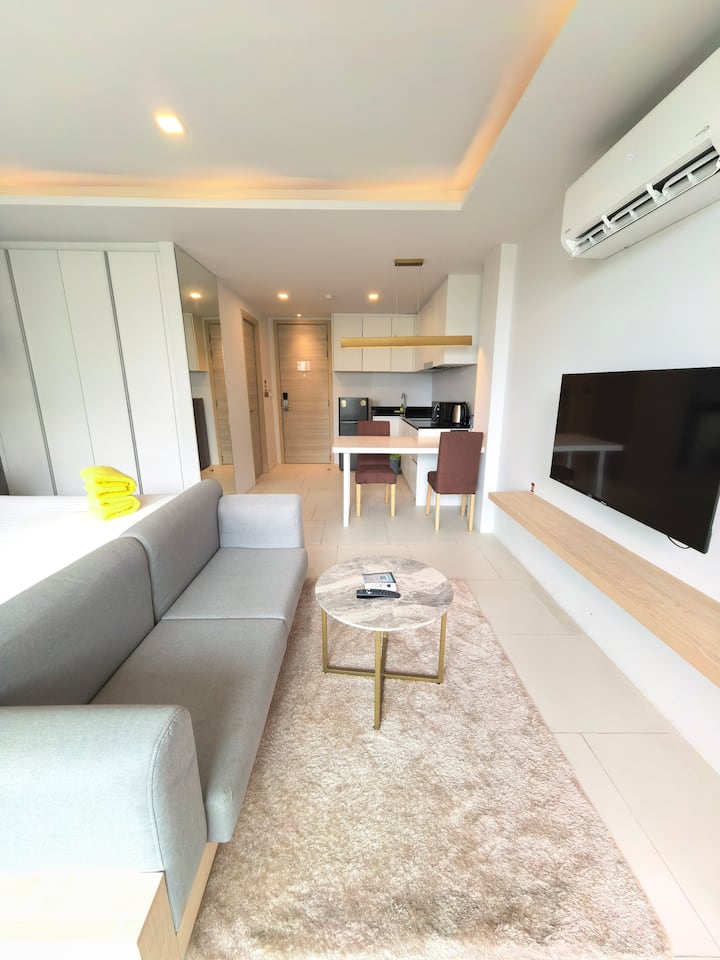 卡伦豪华公寓｜阳台浴缸＋健身房＋泳池度假屋 - Karon Beach