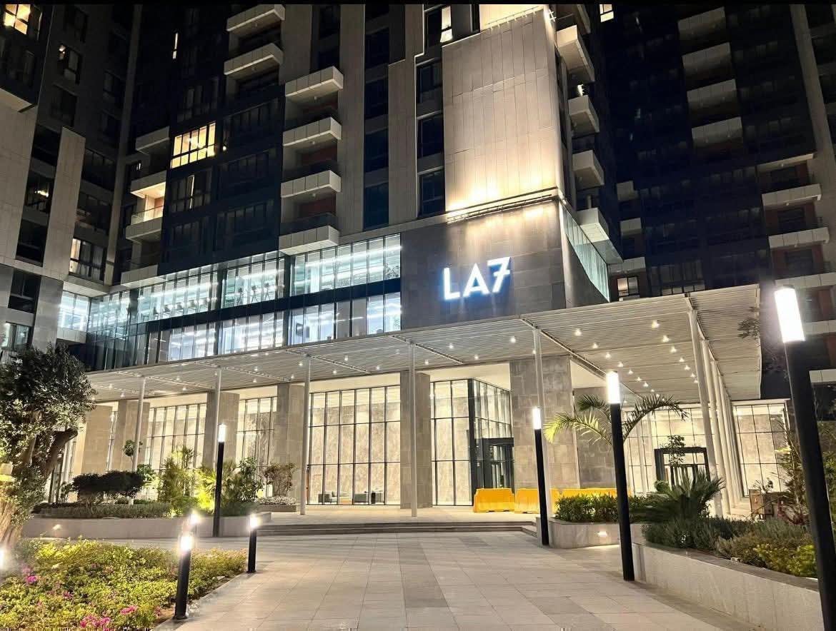 Suite à l'Aeon Tower Mall of Arabia - Appartements à louer à First Al ...