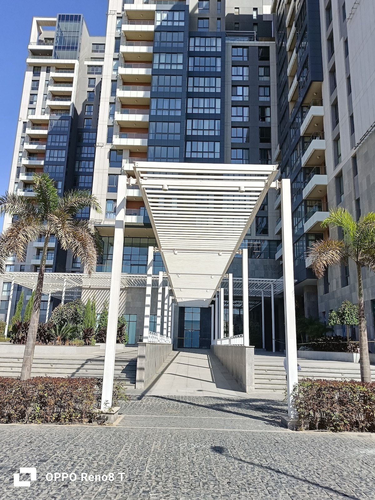 Suite à l'Aeon Tower Mall of Arabia - Appartements à louer à First Al ...