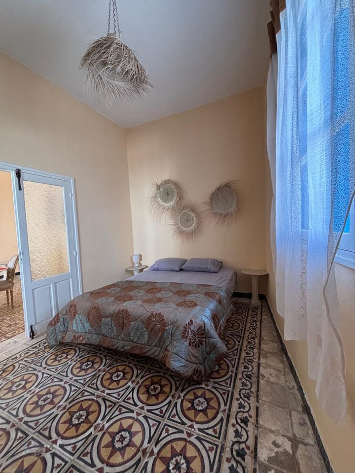 Petite Maison Typique à 2 Pas De La Mer - Sousse