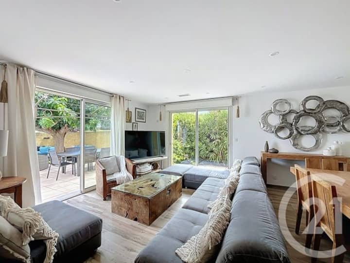 La Maison De France - Mèze