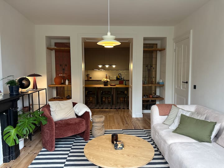Stylish 2-bed Canal View Apartment In Amsterdam - Amsterdam