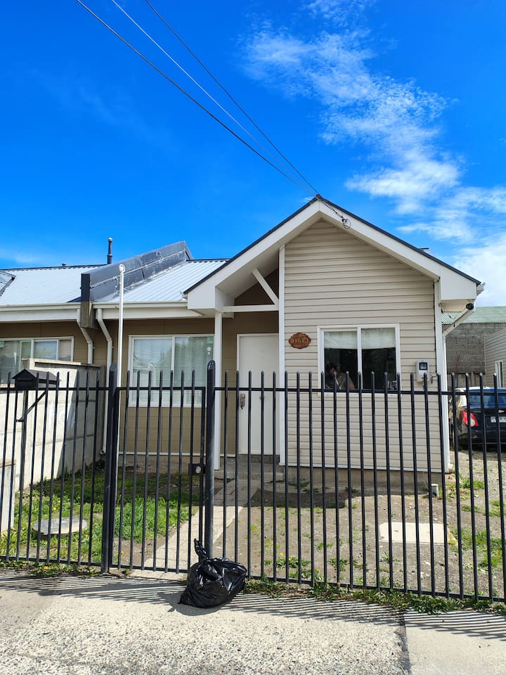 Casa Cómoda Y Segura Para 4 -Excelente Ubicación - Punta Arenas