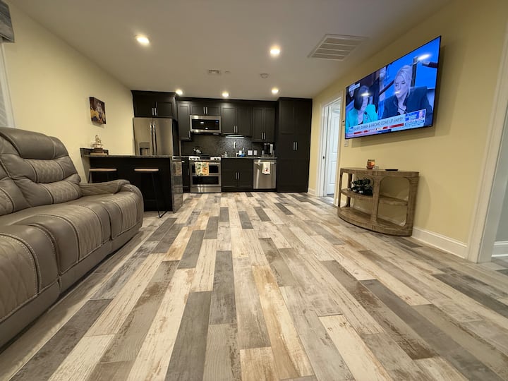 2 Bedroom Luxury Apartment - Islandia, NY