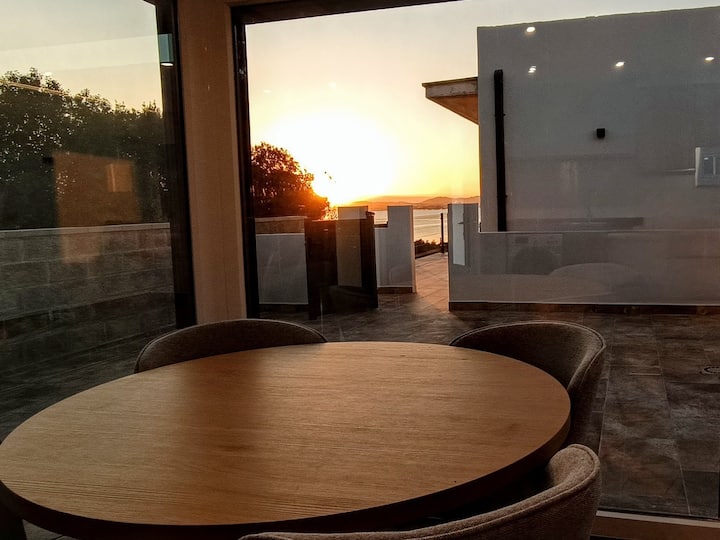 Villa Sol De Invierno Gran Terraza Y Vistas Al Mar - Solares