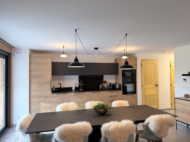Luxury Alpine Escape – 3br In Central Samoëns - Samoëns
