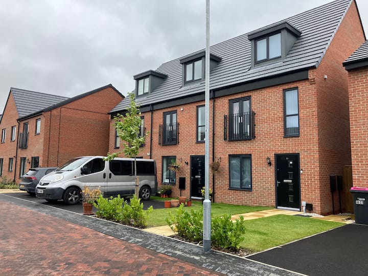 Waverley 3-bed Springfields House - Sheffield