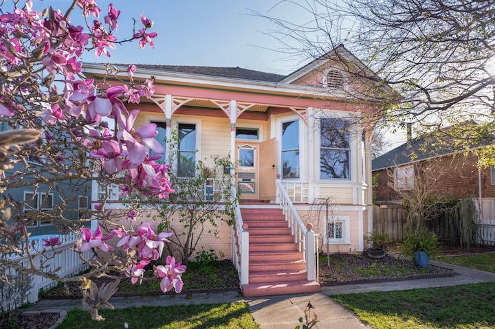 Historic Queen Anne With Private Backyard Oasis! - Vallejo, CA