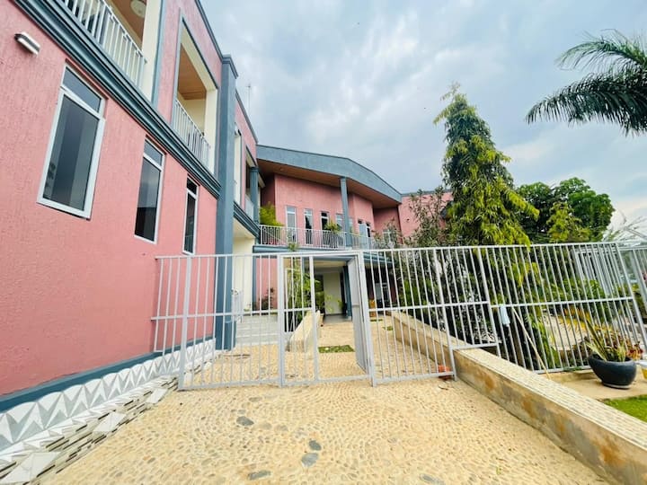 House X Apartment.(queen's Bed)modern 1br - Kigali