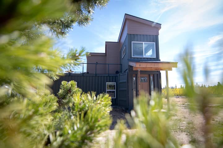The Steel Stack - Container House Mountain Getaway - Colorado
