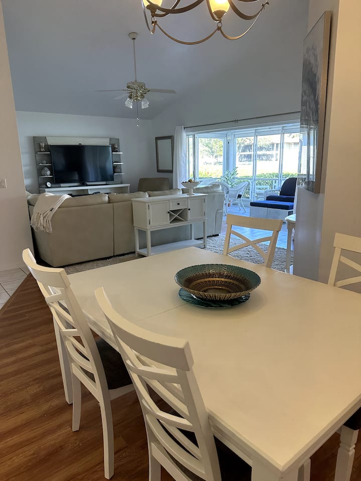 Bonita Springs Beauty: 2+den Near Downtown - Bonita Springs, FL