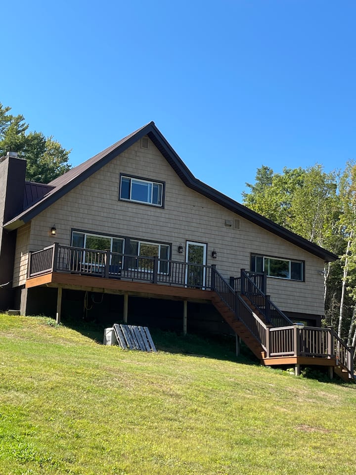 Stunning 4 Bedroom 3 1/2 Bath Home, Private - Laconia, NH