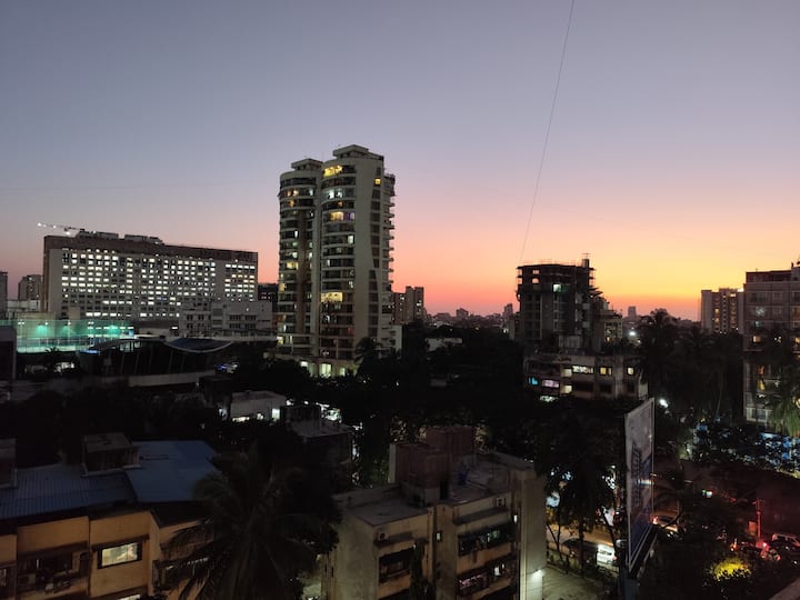 Stylish 2bhk Near Lokhandwala, Kokilaben & Nesco - Mumbai