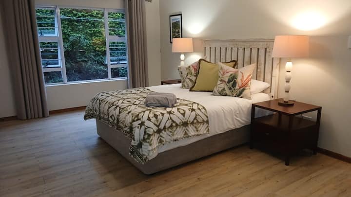 Dayspring Cottage: Elegant Comfort In The Midlands - Howick