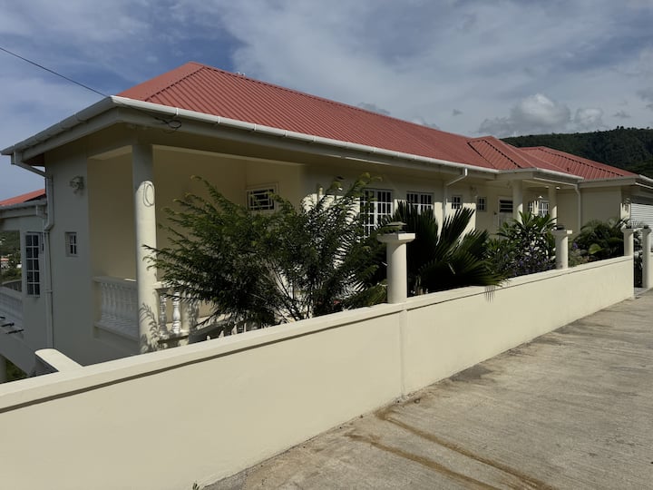 Escape To Royalnest 1 Br Luxury Hideaway In Mero - Dominica