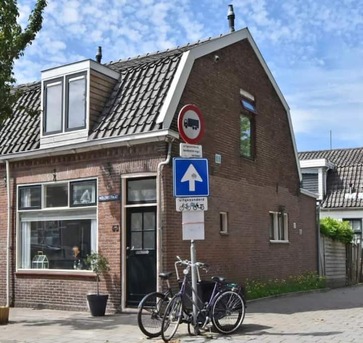 Cozy Corner House In Zaandam - Zaanse Schans - Zaandam