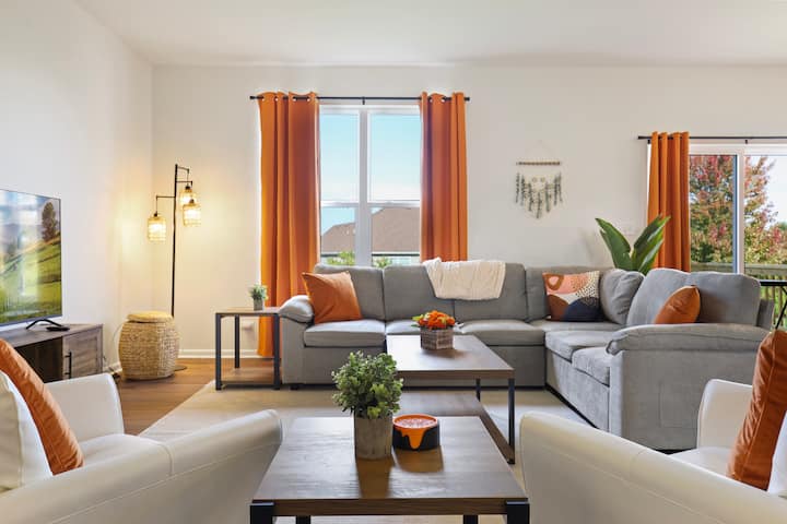 Trust: 3 Br-2bt Spacious Home *New* - McHenry, IL