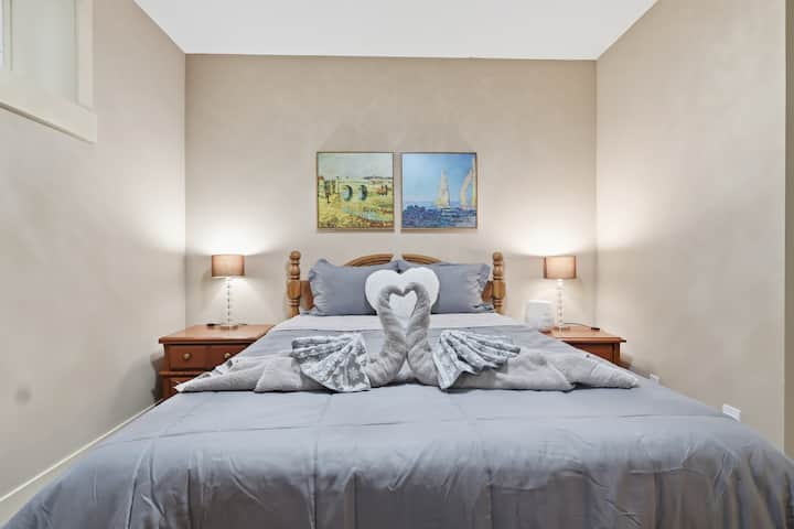 Central Bridgeland 5 Mins To Downtown 2 Bed 1 Bath - Calgary