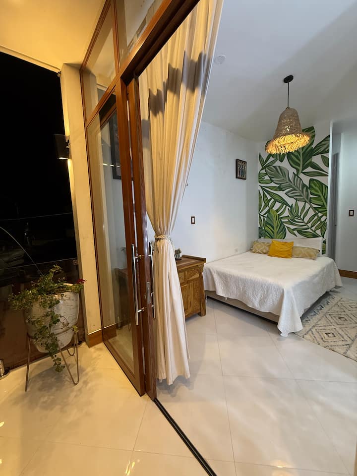 Habitación Con Balcón A 3 Cuadras De La Plaza - Rioja