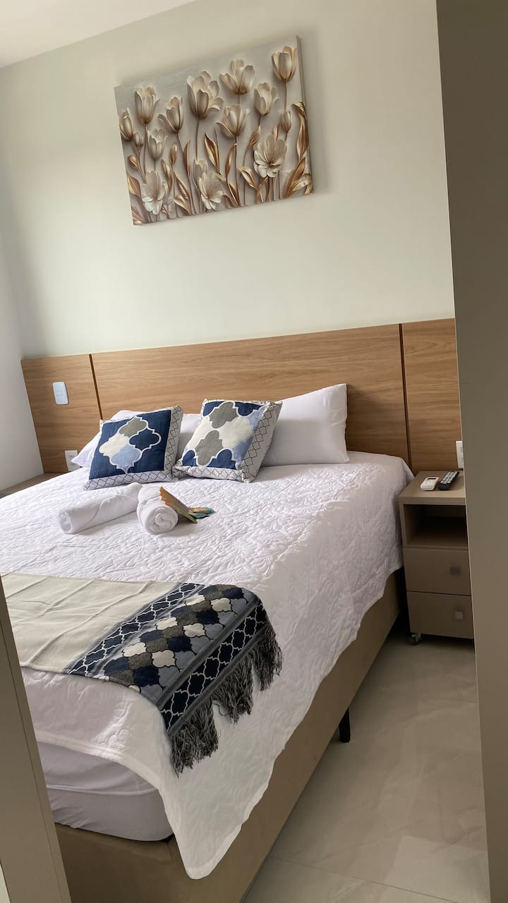 Apto Em Frente A Puc Ll Campinas - Campinas