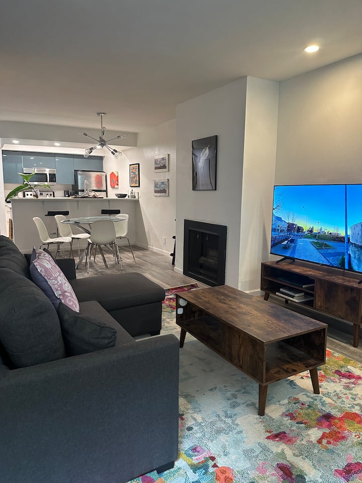 Large Open-space Condo Near Runyon Canyon - Los Ángeles, CA