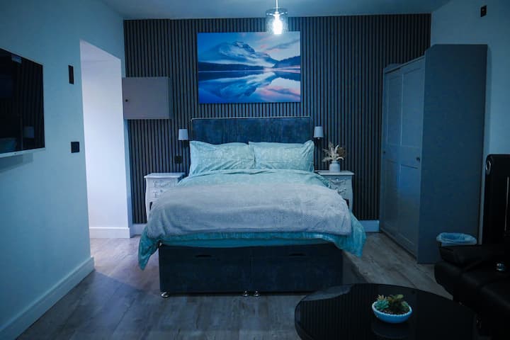 Brand New Spacious And Stylist Studio Apartment - Rotherham