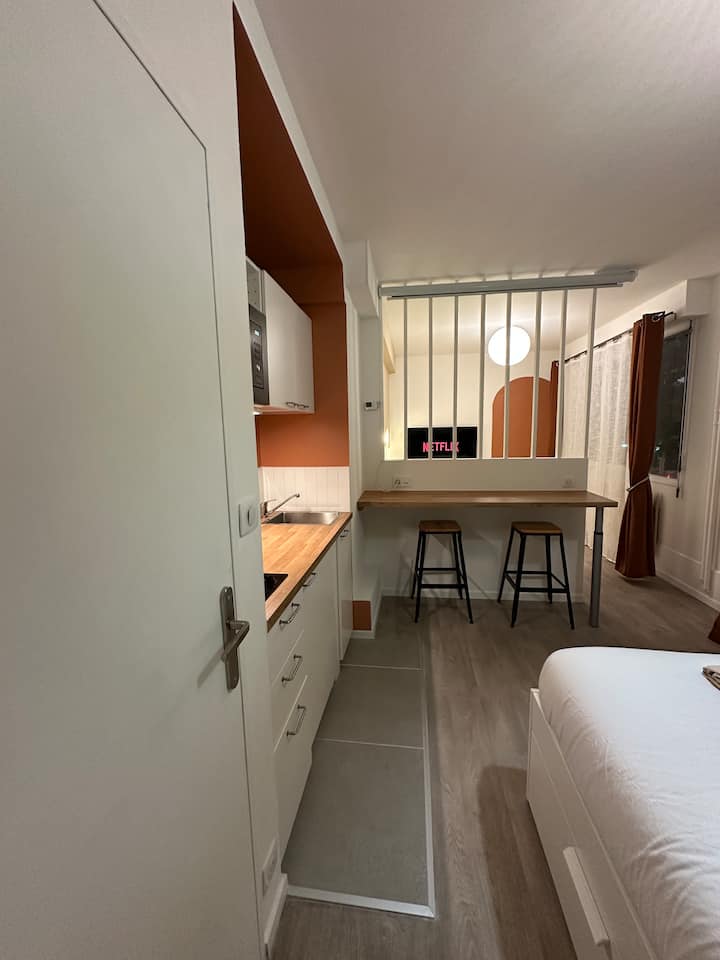 Suite Romantique Avec Spa & Cinéma – Parking - Le Mans
