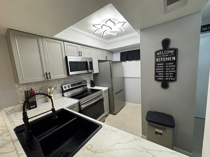 Launch Pad Loft – Minutes From Nasa! - Titusville, FL