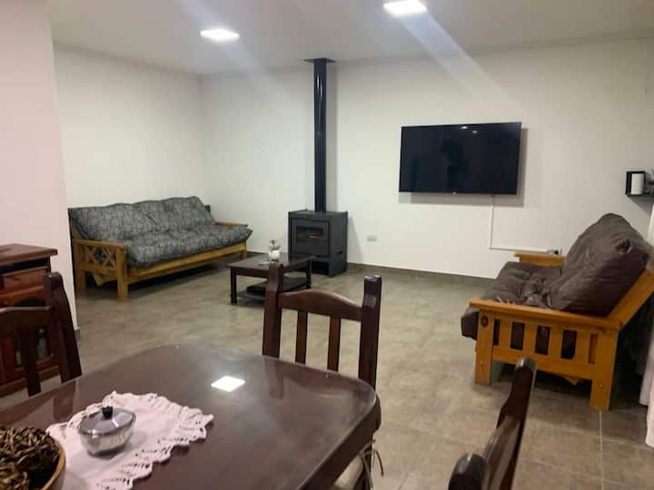 Hogar Cálido En La Ciudad – Ideal Para Familias - Sunchales