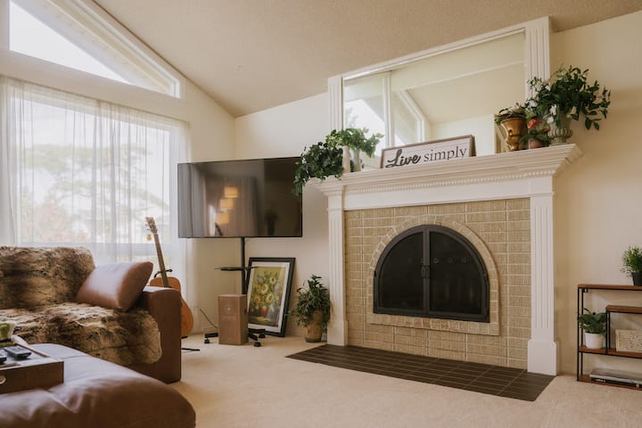 Cedar Grove 3b2b Upper Unit / Yard & City Access - Renton, WA