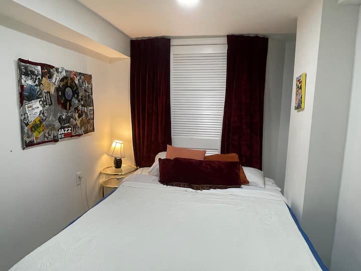 Free Parking & No Cleaning Req’d! Basement Apt - National Harbor, MD