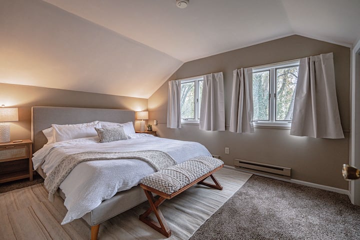 Private 2br In Macungie | King & Queen Beds - Pennsylvania