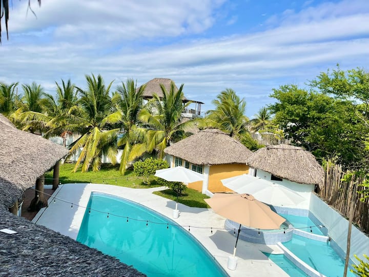 Rancho Las Flores Con Vista Y Acceso Al Mar - Guatemala