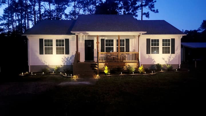 New Coastal Getaway Southport 3-king Beds-hot Tub - 볼리비아