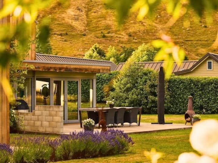 Peace, Tranquility & Space For All The Family - Queenstown, New Zealand