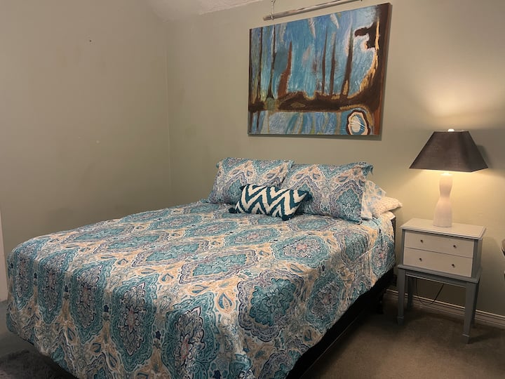 Specious Master Bedroom Retreat - Daphne, AL