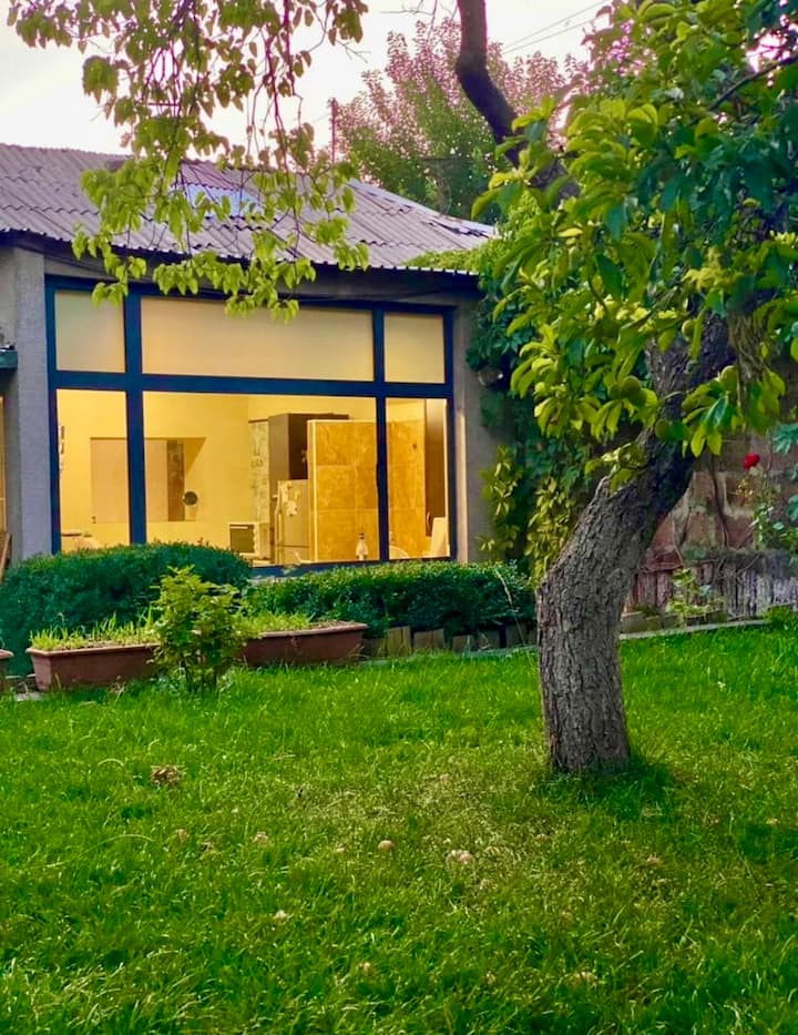 Villa In The Center Of Yerevan - 아르메니아
