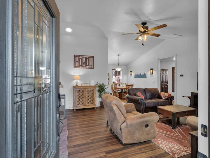 Hitch-inn Post Bearizona~rt66~grand~canyon - Williams, AZ