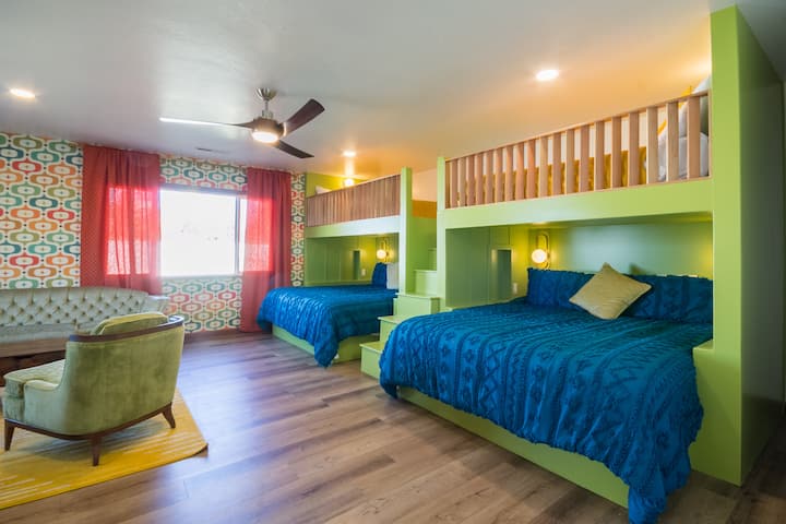 Retro House - 5 King Beds - Sleeps 12+ - Vernal, UT