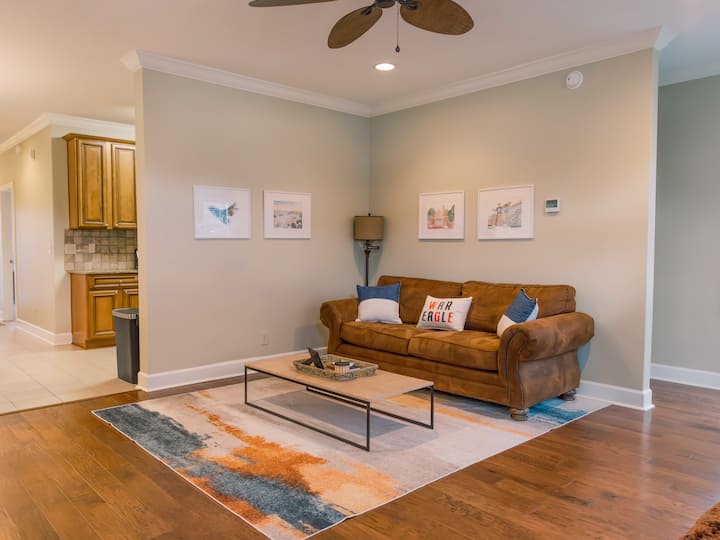 Tiger Eyes Townhome - Auburn, AL