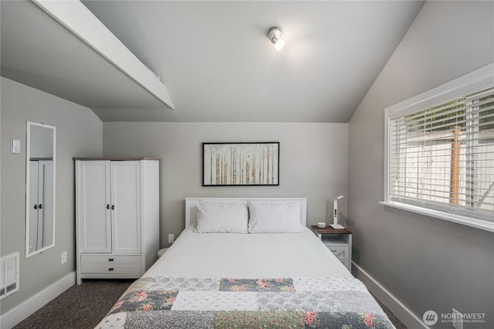 Adorable Cottage Near Scenic Waterfront Park - 에버렛