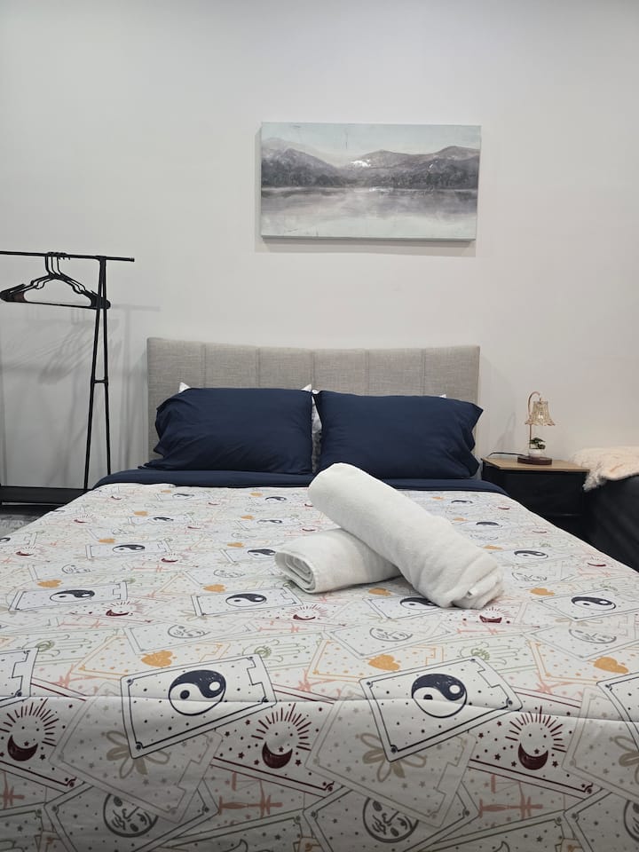 Comfy Private Suite With Queen Size Bed - Mississauga