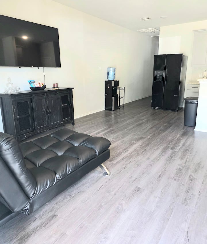 Peaceful, Private, And Perfectly Quaint! - 컨로우