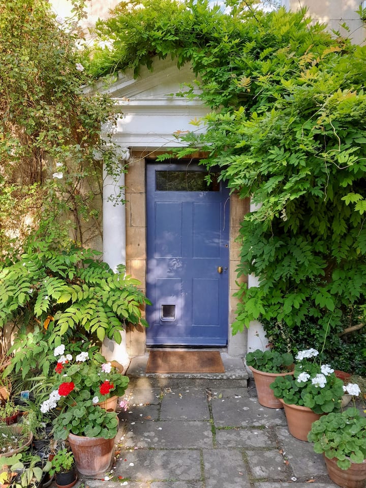 The Pantry: Restful Guest Suite In Historic Bath - Bath